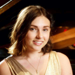 Mira Walker (headshot) - Seattle International Piano Festival
